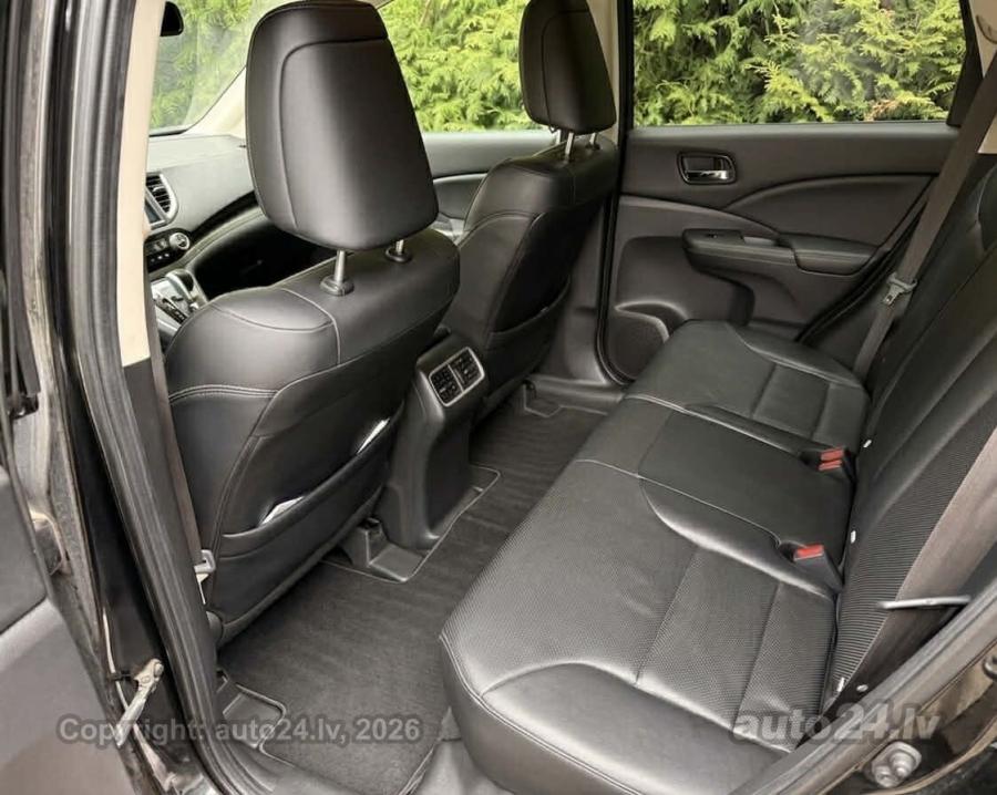 Black Honda CR-V 2015 in Tallinn, with an engine capacity of 1.60 L and mileage of 148 thousand km for 13000 €, photo 11 on AUTOMOTO.COM.LV
