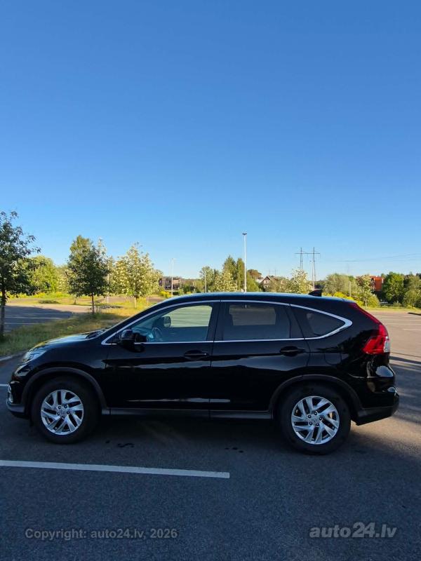 Melns Honda CR-V 2015 Tallina, ar dzinēja tilpumu 1.60 L un nobraukumu 228 tūkst. km par 11000 €, foto 2 vietnē AUTOMOTO.COM.LV