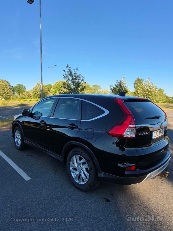 Melns Honda CR-V 2015 Tallina, ar dzinēja tilpumu 1.60 L un nobraukumu 228 tūkst. km par 11000 €, foto 3 vietnē AUTOMOTO.COM.LV