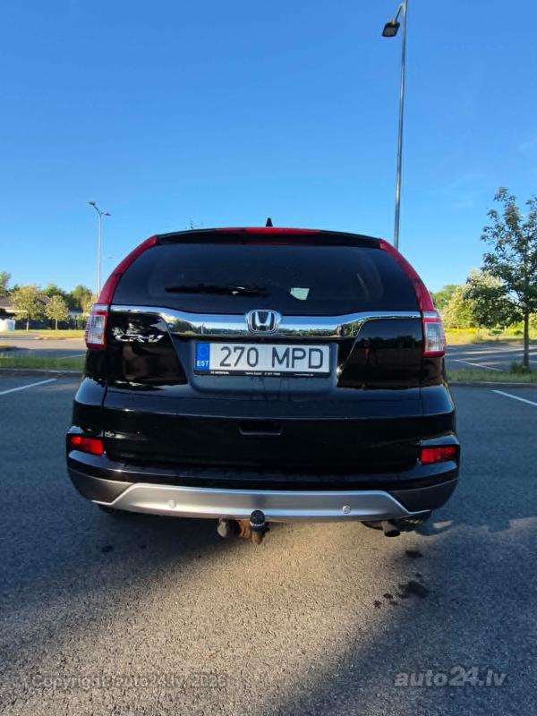 Melns Honda CR-V 2015 Tallina, ar dzinēja tilpumu 1.60 L un nobraukumu 228 tūkst. km par 11000 €, foto 4 vietnē AUTOMOTO.COM.LV