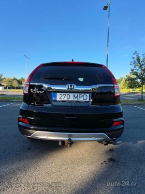Black Honda CR-V 2015 in Tallinn, with an engine capacity of 1.60 L and mileage of 228 thousand km for 11000 €, photo 5 on AUTOMOTO.COM.LV