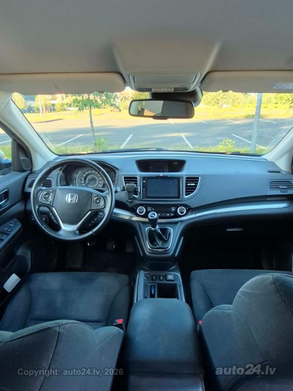 Melns Honda CR-V 2015 Tallina, ar dzinēja tilpumu 1.60 L un nobraukumu 228 tūkst. km par 11000 €, foto 10 vietnē AUTOMOTO.COM.LV