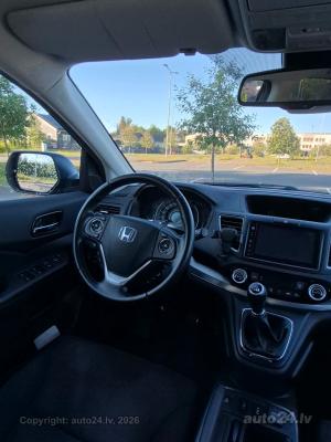 Black Honda CR-V 2015 in Tallinn, with an engine capacity of 1.60 L and mileage of 228 thousand km for 11000 €, photo 12 on AUTOMOTO.COM.LV