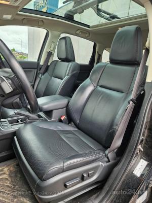 Black Honda CR-V 2015 in Tallinn, with an engine capacity of 1.60 L and mileage of 153 thousand km for 10500 €, photo 15 on AUTOMOTO.COM.LV