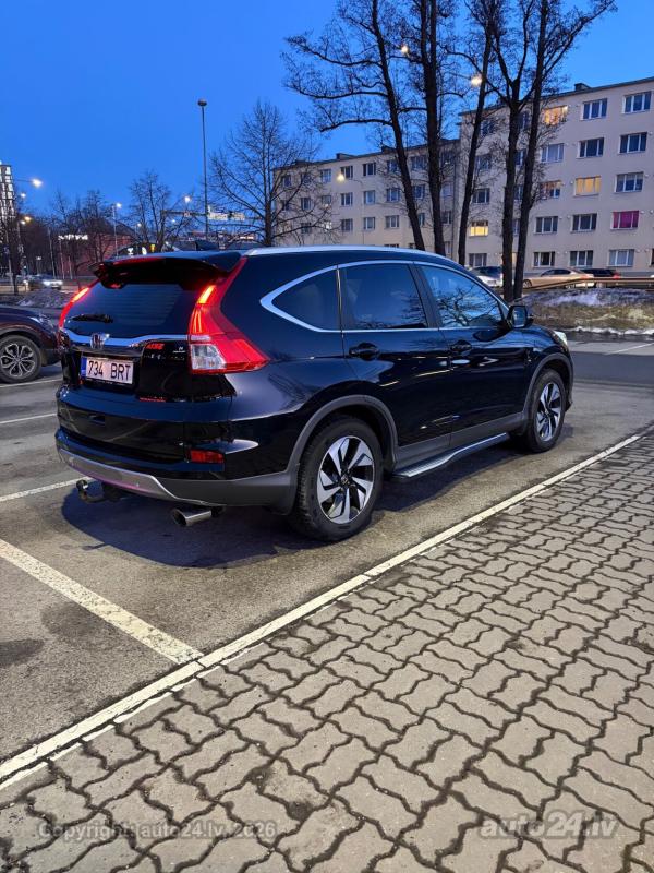 Melns Honda CR-V 2016 Tallina, ar dzinēja tilpumu 2.00 L un nobraukumu 184 tūkst. km par 15990 €, foto 4 vietnē AUTOMOTO.COM.LV