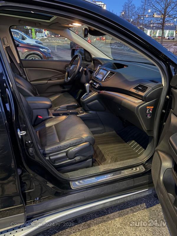 Melns Honda CR-V 2016 Tallina, ar dzinēja tilpumu 2.00 L un nobraukumu 184 tūkst. km par 15990 €, foto 11 vietnē AUTOMOTO.COM.LV