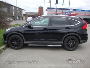 Black Honda CR-V 2016 in Tallinn, with an engine capacity of 2.00 L and mileage of 84 thousand km for 15800 €, photo 4 on AUTOMOTO.COM.LV