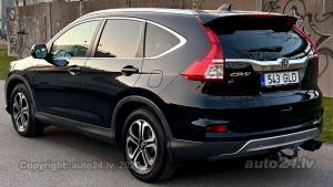 Black Honda CR-V 2017 in Voru, with an engine capacity of 2.00 L and mileage of 151 thousand km for 13900 €, photo 4 on AUTOMOTO.COM.LV
