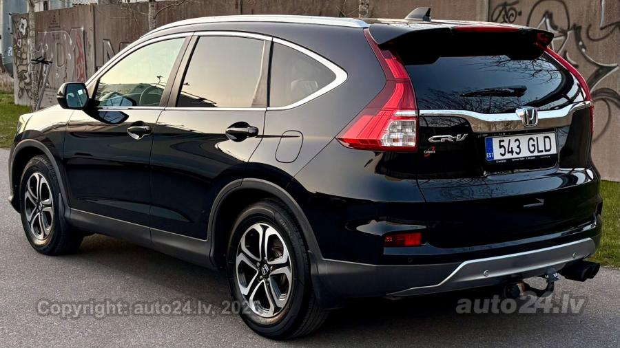 Black Honda CR-V 2017 in Voru, with an engine capacity of 2.00 L and mileage of 151 thousand km for 13900 €, photo 4 on AUTOMOTO.COM.LV