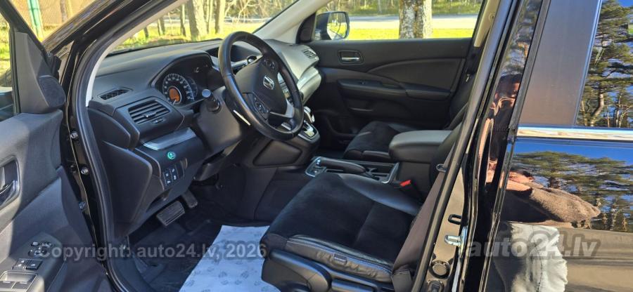 Melns Honda CR-V 2017 Tallina, ar dzinēja tilpumu 1.60 L un nobraukumu 105 tūkst. km par 17500 €, foto 7 vietnē AUTOMOTO.COM.LV