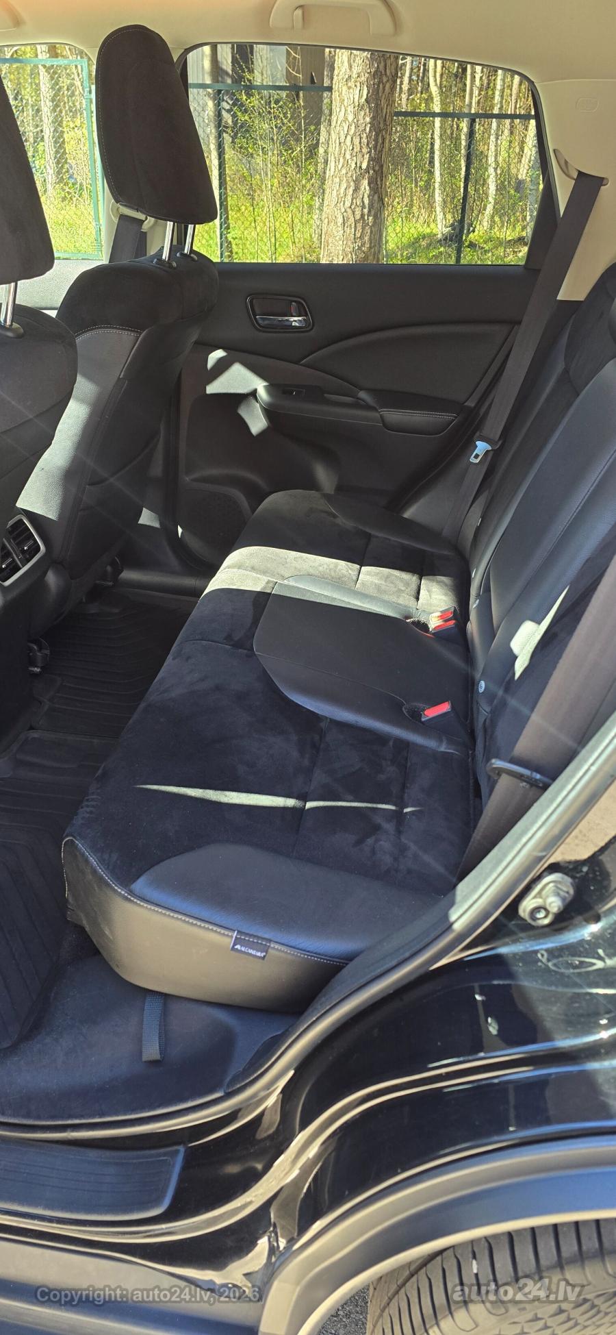 Melns Honda CR-V 2017 Tallina, ar dzinēja tilpumu 1.60 L un nobraukumu 105 tūkst. km par 17500 €, foto 11 vietnē AUTOMOTO.COM.LV