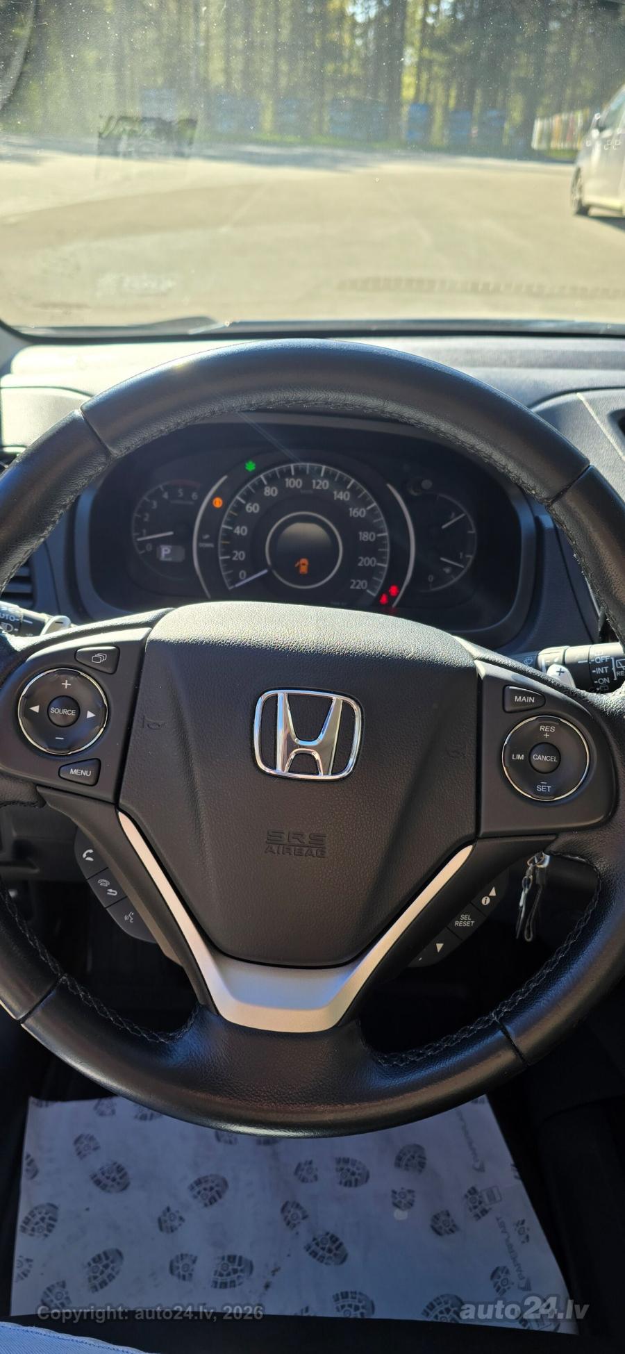 Melns Honda CR-V 2017 Tallina, ar dzinēja tilpumu 1.60 L un nobraukumu 105 tūkst. km par 17500 €, foto 12 vietnē AUTOMOTO.COM.LV