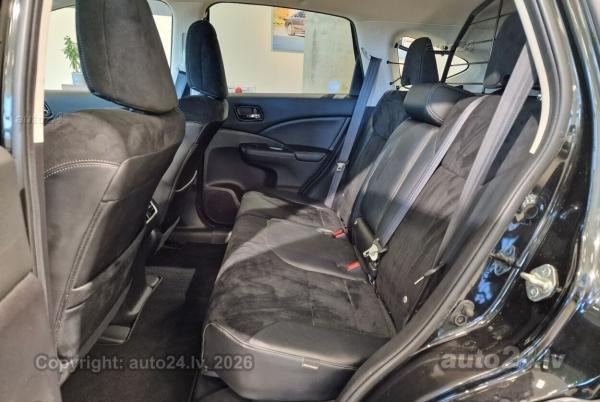 Melns Honda CR-V 2017 Tallina, ar dzinēja tilpumu 1.60 L un nobraukumu 162 tūkst. km par 17000 €, foto 7 vietnē AUTOMOTO.COM.LV