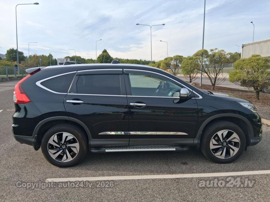 Melns Honda CR-V 2017 Tallina, ar dzinēja tilpumu 1.60 L un nobraukumu 203 tūkst. km par 16900 €, foto 5 vietnē AUTOMOTO.COM.LV
