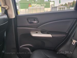 Melns Honda CR-V 2017 Tallina, ar dzinēja tilpumu 1.60 L un nobraukumu 203 tūkst. km par 16900 €, foto 27 vietnē AUTOMOTO.COM.LV