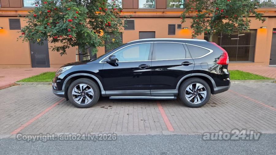 Melns Honda CR-V 2017 Tallina, ar dzinēja tilpumu 2.00 L un nobraukumu 218 tūkst. km par 13900 €, foto 8 vietnē AUTOMOTO.COM.LV