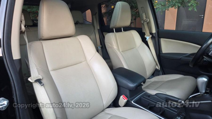 Melns Honda CR-V 2017 Tallina, ar dzinēja tilpumu 2.00 L un nobraukumu 218 tūkst. km par 13900 €, foto 11 vietnē AUTOMOTO.COM.LV