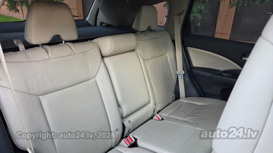Melns Honda CR-V 2017 Tallina, ar dzinēja tilpumu 2.00 L un nobraukumu 218 tūkst. km par 13900 €, foto 12 vietnē AUTOMOTO.COM.LV
