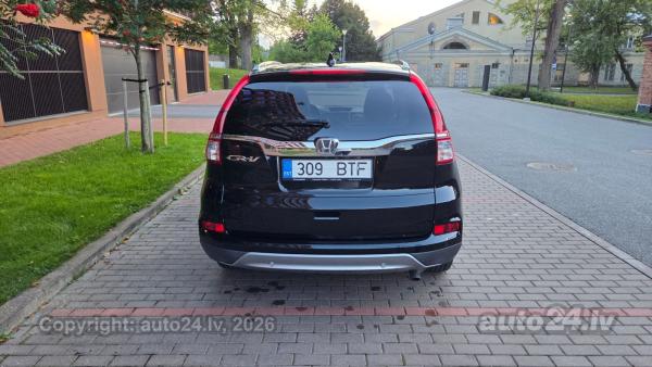 Black Honda CR-V 2017 in Tallinn, with an engine capacity of 2.00 L and mileage of 218 thousand km for 13900 €, photo 7 on AUTOMOTO.COM.LV