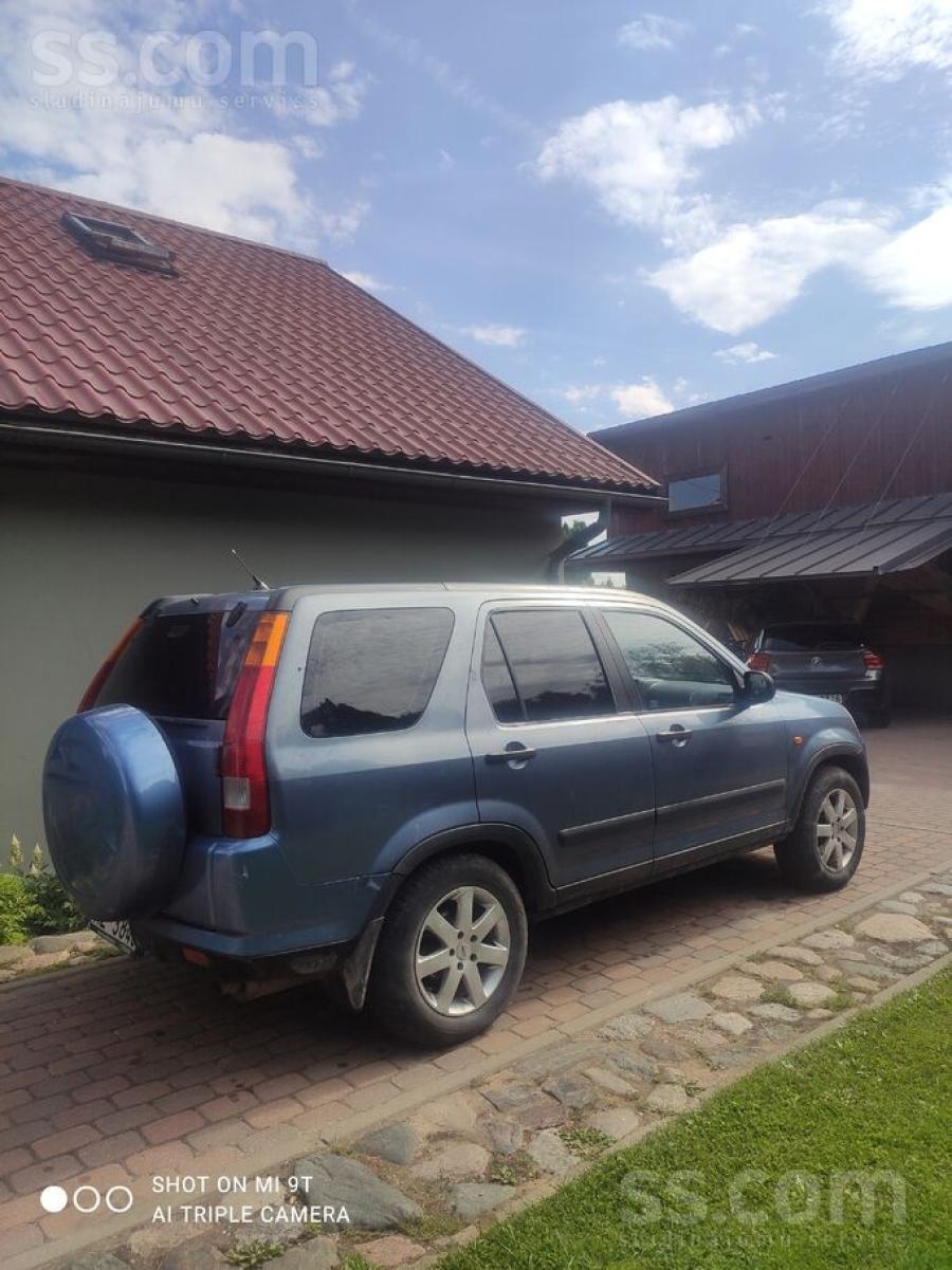 Blue Honda CR-V 2002 in Bauska, with an engine capacity of 2.00 L and mileage of 270 thousand km for 600 €, photo 1 on AUTOMOTO.COM.LV