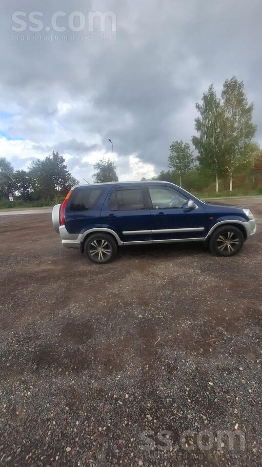 Zils Honda CR-V 2002 Jelgava, ar dzinēja tilpumu 2.00 L un nobraukumu 232 tūkst. km par 2350 €, foto 5 vietnē AUTOMOTO.COM.LV