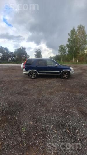 Zils Honda CR-V 2002 Jelgava, ar dzinēja tilpumu 2.00 L un nobraukumu 232 tūkst. km par 2350 €, foto 8 vietnē AUTOMOTO.COM.LV