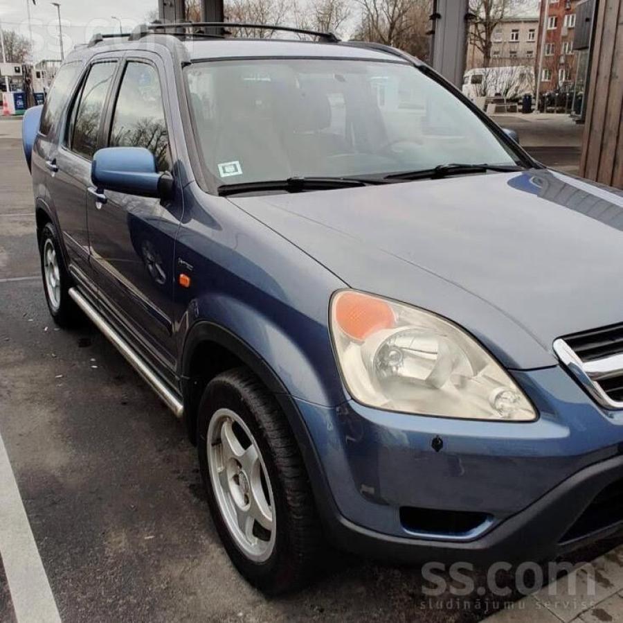 Blue Honda CR-V 2003 in Ludza, with an engine capacity of 2.00 L and mileage of 350 thousand km for 8900 €, photo 2 on AUTOMOTO.COM.LV