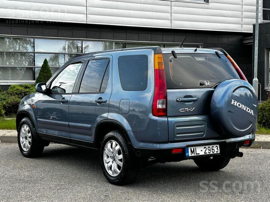 Zils Honda CR-V 2003 Rīga, ar dzinēja tilpumu 2.00 L un nobraukumu 0 tūkst. km par 6700 €, foto 5 vietnē AUTOMOTO.COM.LV