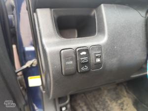 Blue Honda CR-V 2003 in Klaipeda, with an engine capacity of 2.40 L and mileage of 187 thousand km for 800 €, photo 15 on AUTOMOTO.COM.LV