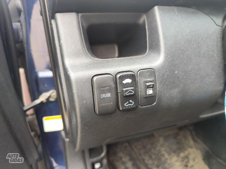Blue Honda CR-V 2003 in Klaipeda, with an engine capacity of 2.40 L and mileage of 187 thousand km for 800 €, photo 15 on AUTOMOTO.COM.LV