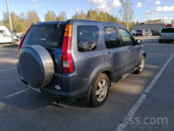 Zils Honda CR-V 2004 Rīga, ar dzinēja tilpumu 2.00 L un nobraukumu 326 tūkst. km par 2000 €, foto 3 vietnē AUTOMOTO.COM.LV