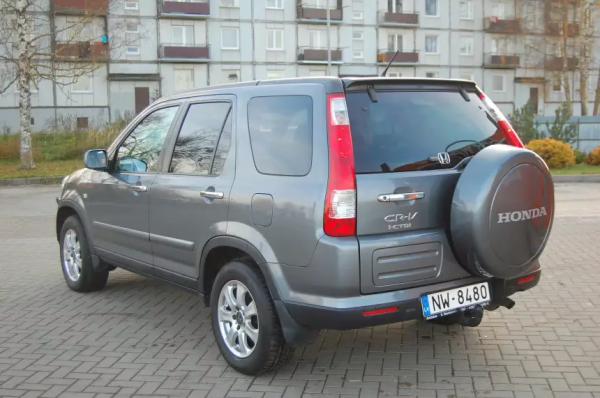 Blue Honda CR-V 2005 in Jekabpils, with an engine capacity of 2.20 L and mileage of 288 thousand km for 4600 €, photo 9 on AUTOMOTO.COM.LV