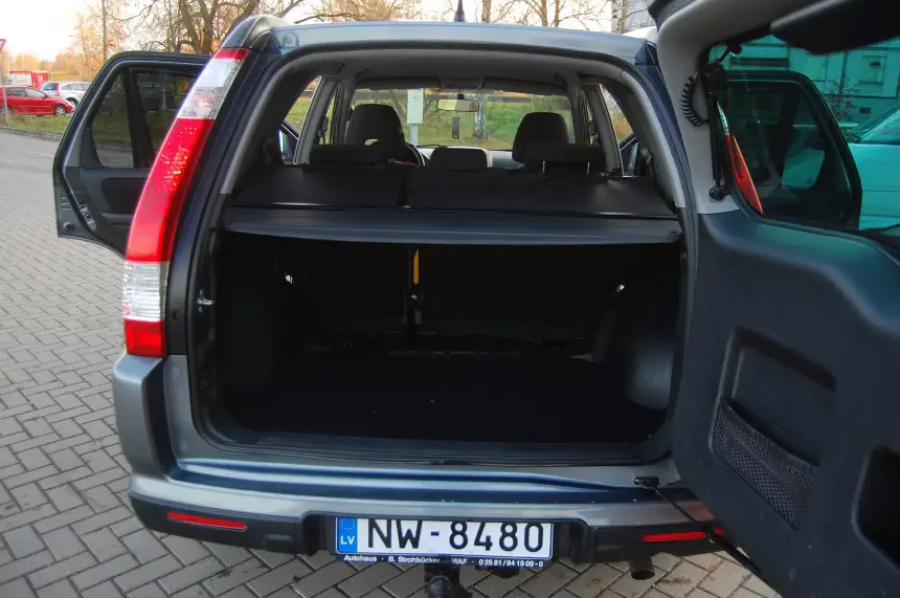 Blue Honda CR-V 2005 in Jekabpils, with an engine capacity of 2.20 L and mileage of 288 thousand km for 4600 €, photo 11 on AUTOMOTO.COM.LV