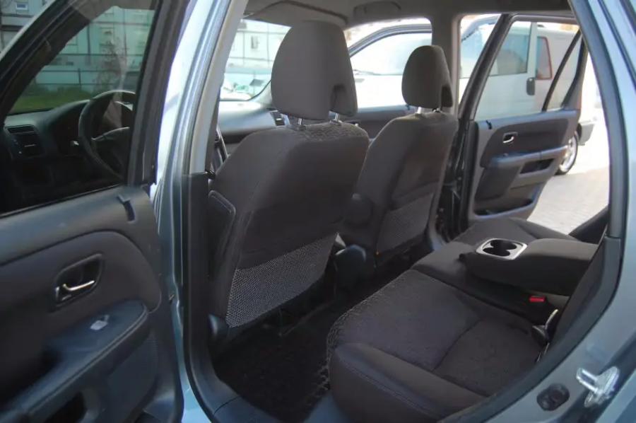 Blue Honda CR-V 2005 in Jekabpils, with an engine capacity of 2.20 L and mileage of 288 thousand km for 4600 €, photo 15 on AUTOMOTO.COM.LV