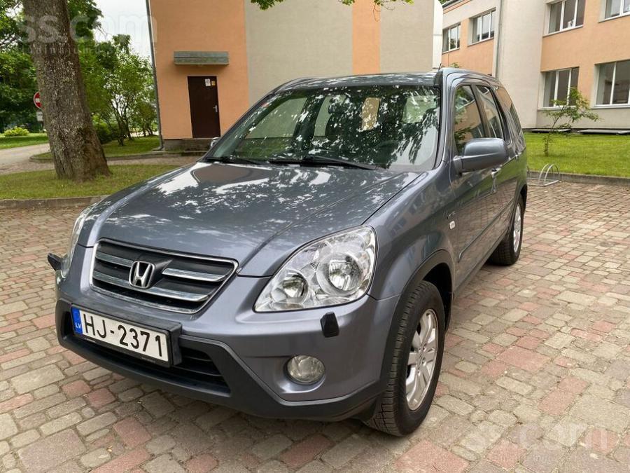 Blue Honda CR-V 2006 in Jelgava, with an engine capacity of 2.00 L and mileage of 317 thousand km for 1850 €, photo 1 on AUTOMOTO.COM.LV