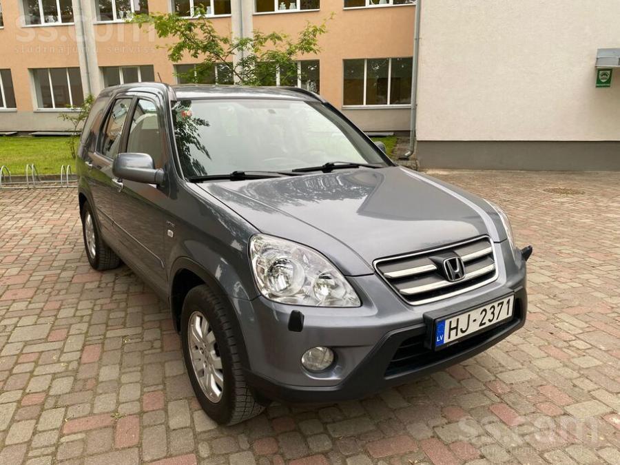 Blue Honda CR-V 2006 in Jelgava, with an engine capacity of 2.00 L and mileage of 317 thousand km for 1850 €, photo 2 on AUTOMOTO.COM.LV