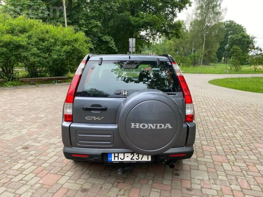 Blue Honda CR-V 2006 in Jelgava, with an engine capacity of 2.00 L and mileage of 317 thousand km for 1850 €, photo 9 on AUTOMOTO.COM.LV