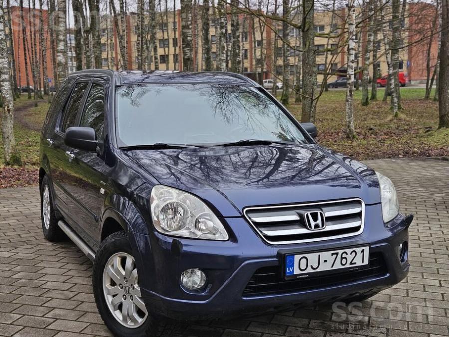 Blue Honda CR-V 2006 in Riga, with an engine capacity of 2.00 L and mileage of 237 thousand km for 3150 €, photo 2 on AUTOMOTO.COM.LV