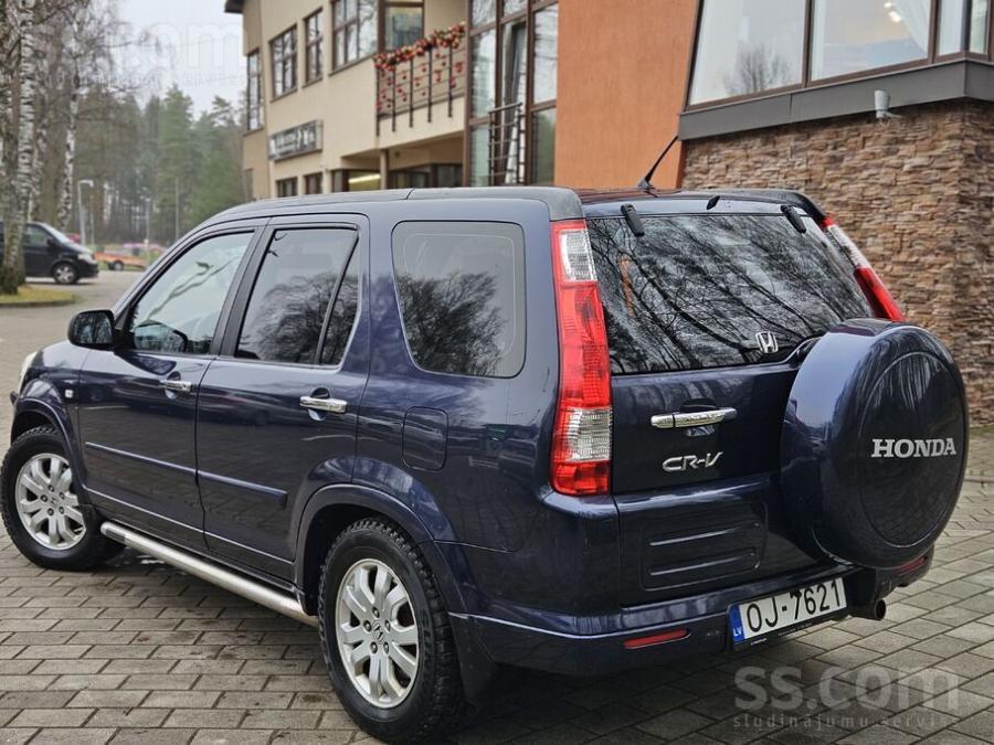 Blue Honda CR-V 2006 in Riga, with an engine capacity of 2.00 L and mileage of 237 thousand km for 3150 €, photo 4 on AUTOMOTO.COM.LV