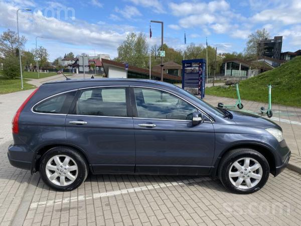 Blue Honda CR-V 2007 in Rezekne, with an engine capacity of 2.20 L and mileage of 0 thousand km for 4250 €, photo 5 on AUTOMOTO.COM.LV