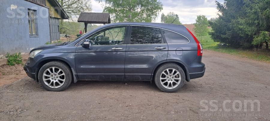 Blue Honda CR-V 2007 in Limbazi, with an engine capacity of 2.00 L and mileage of 233 thousand km for 4500 €, photo 5 on AUTOMOTO.COM.LV