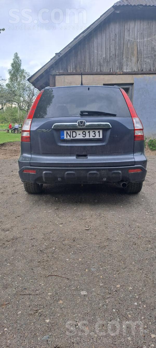 Blue Honda CR-V 2007 in Limbazi, with an engine capacity of 2.00 L and mileage of 233 thousand km for 4500 €, photo 5 on AUTOMOTO.COM.LV