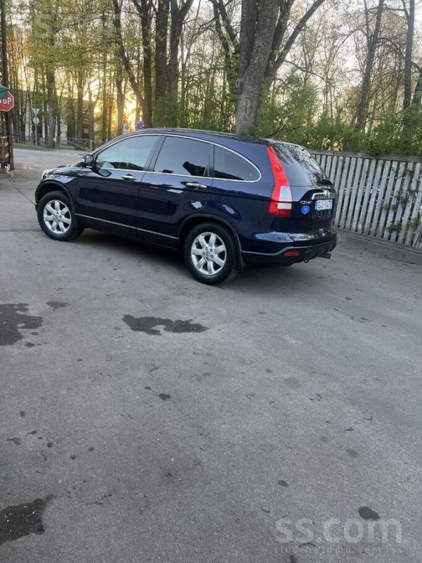 Zils Honda CR-V 2007 Rīga, ar dzinēja tilpumu 2.00 L un nobraukumu 296 tūkst. km par 3650 €, foto 2 vietnē AUTOMOTO.COM.LV