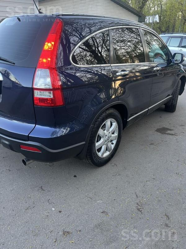 Zils Honda CR-V 2007 Rīga, ar dzinēja tilpumu 2.00 L un nobraukumu 296 tūkst. km par 3650 €, foto 3 vietnē AUTOMOTO.COM.LV