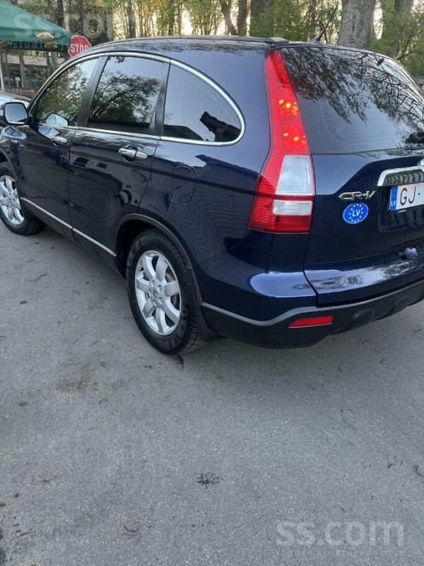 Zils Honda CR-V 2007 Rīga, ar dzinēja tilpumu 2.00 L un nobraukumu 296 tūkst. km par 3650 €, foto 6 vietnē AUTOMOTO.COM.LV
