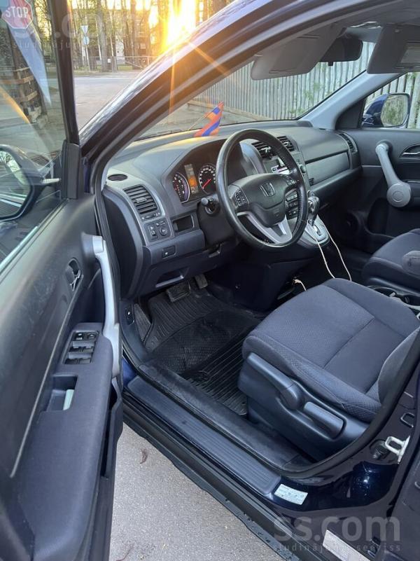 Zils Honda CR-V 2007 Rīga, ar dzinēja tilpumu 2.00 L un nobraukumu 296 tūkst. km par 3650 €, foto 8 vietnē AUTOMOTO.COM.LV