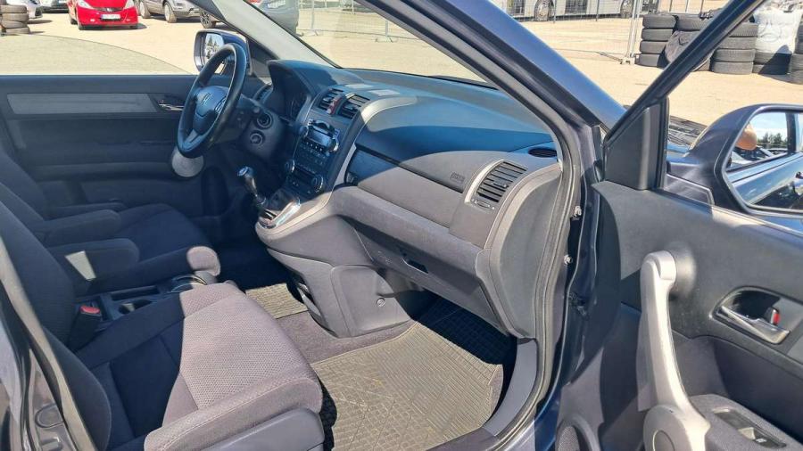 Blue Honda CR-V 2007 in Marijampole, with an engine capacity of 2.20 L and mileage of 290 thousand km for 3750 €, photo 10 on AUTOMOTO.COM.LV