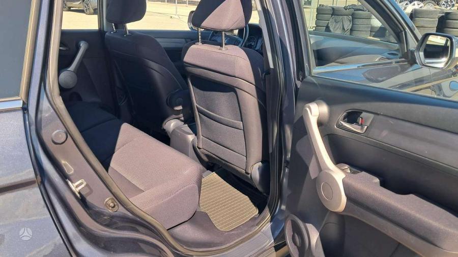 Blue Honda CR-V 2007 in Marijampole, with an engine capacity of 2.20 L and mileage of 290 thousand km for 3750 €, photo 11 on AUTOMOTO.COM.LV