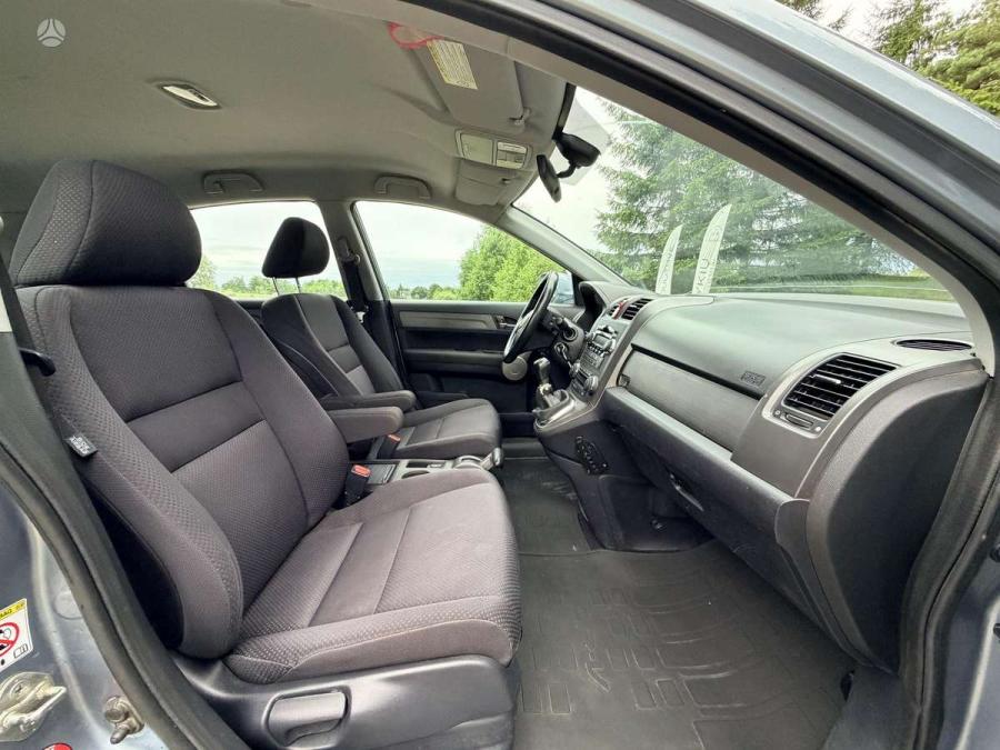 Zils Honda CR-V 2007 Utena, ar dzinēja tilpumu 2.00 L un nobraukumu 334 tūkst. km par 3990 €, foto 16 vietnē AUTOMOTO.COM.LV