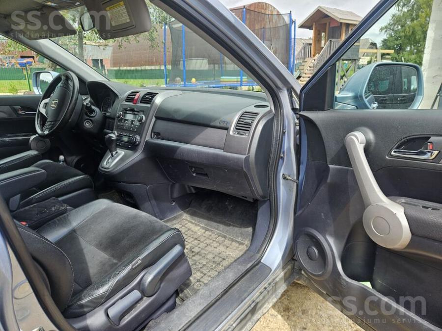 Zils Honda CR-V 2007 Valmiera, ar dzinēja tilpumu 2.00 L un nobraukumu 319 tūkst. km par 2990 €, foto 10 vietnē AUTOMOTO.COM.LV